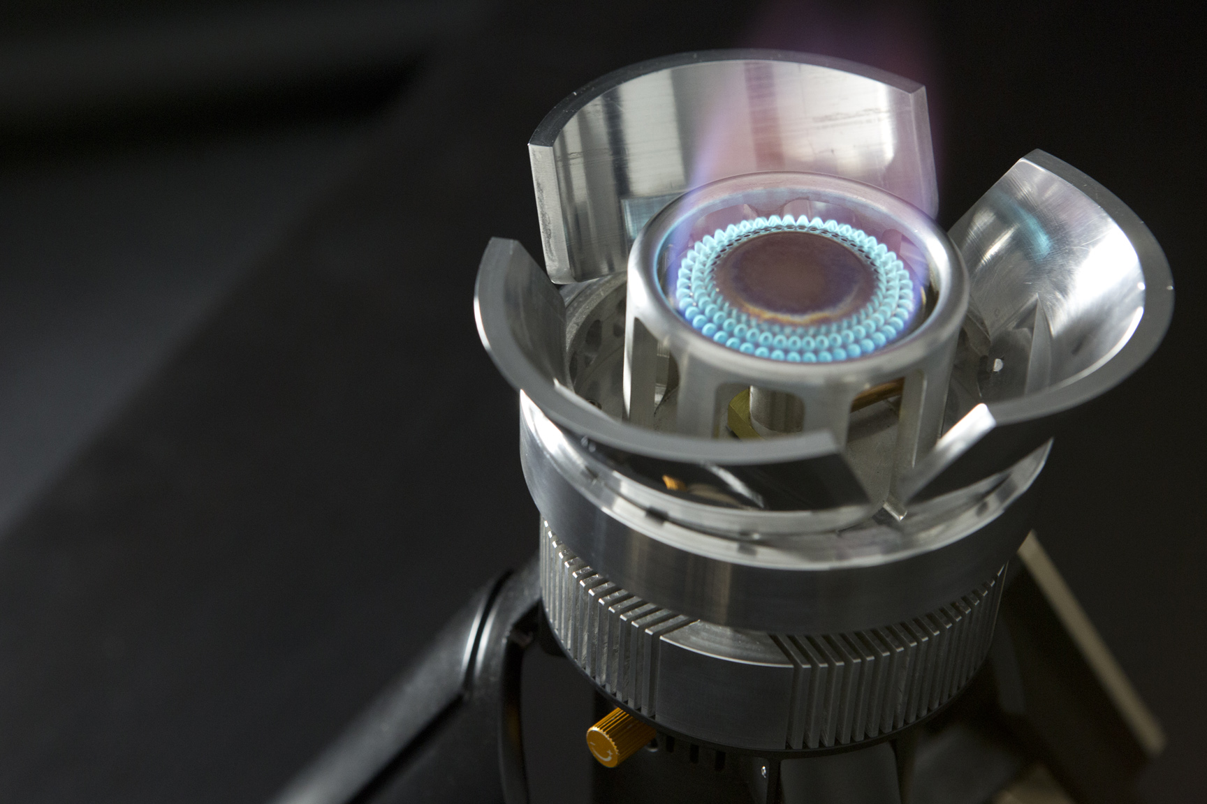 Tegstove: Cook, charge and store energy on demand | Indiegogo