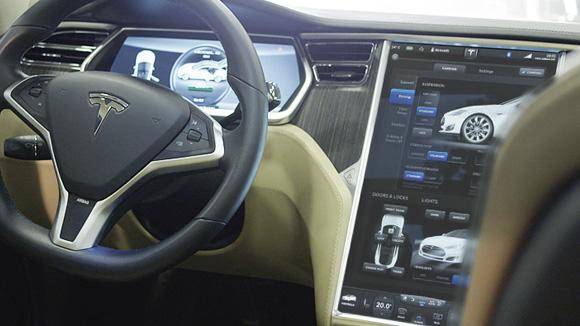 Tesla full automated Car Sharing. Rent a Tesla with your Smartphone in ...