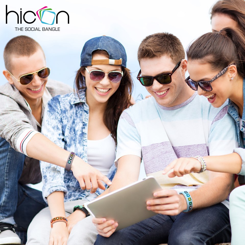 Hicon is all your social networks, made wearable! | Indiegogo