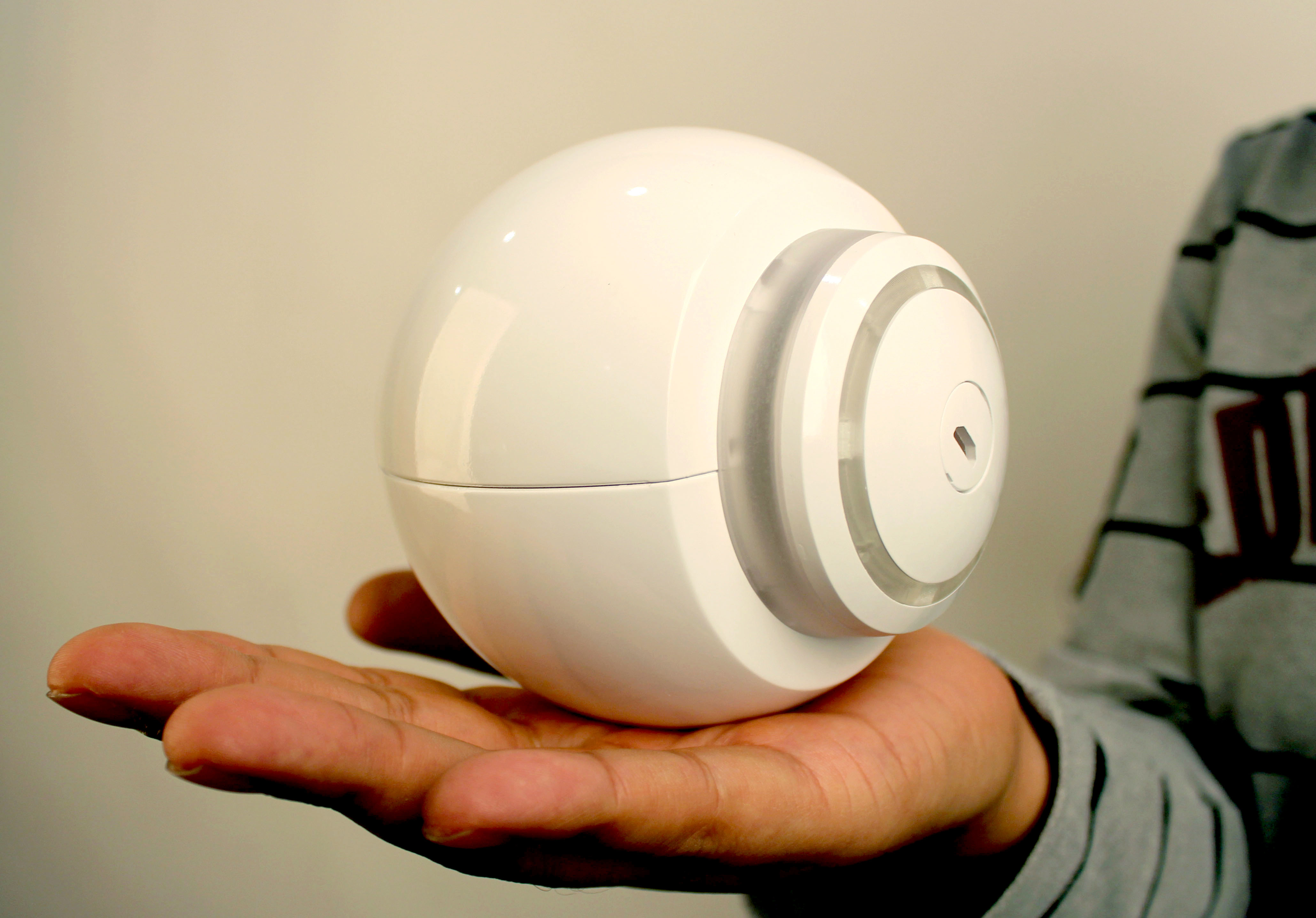 Rollybot: The rolling cam robot with Wi-Fi control | Indiegogo