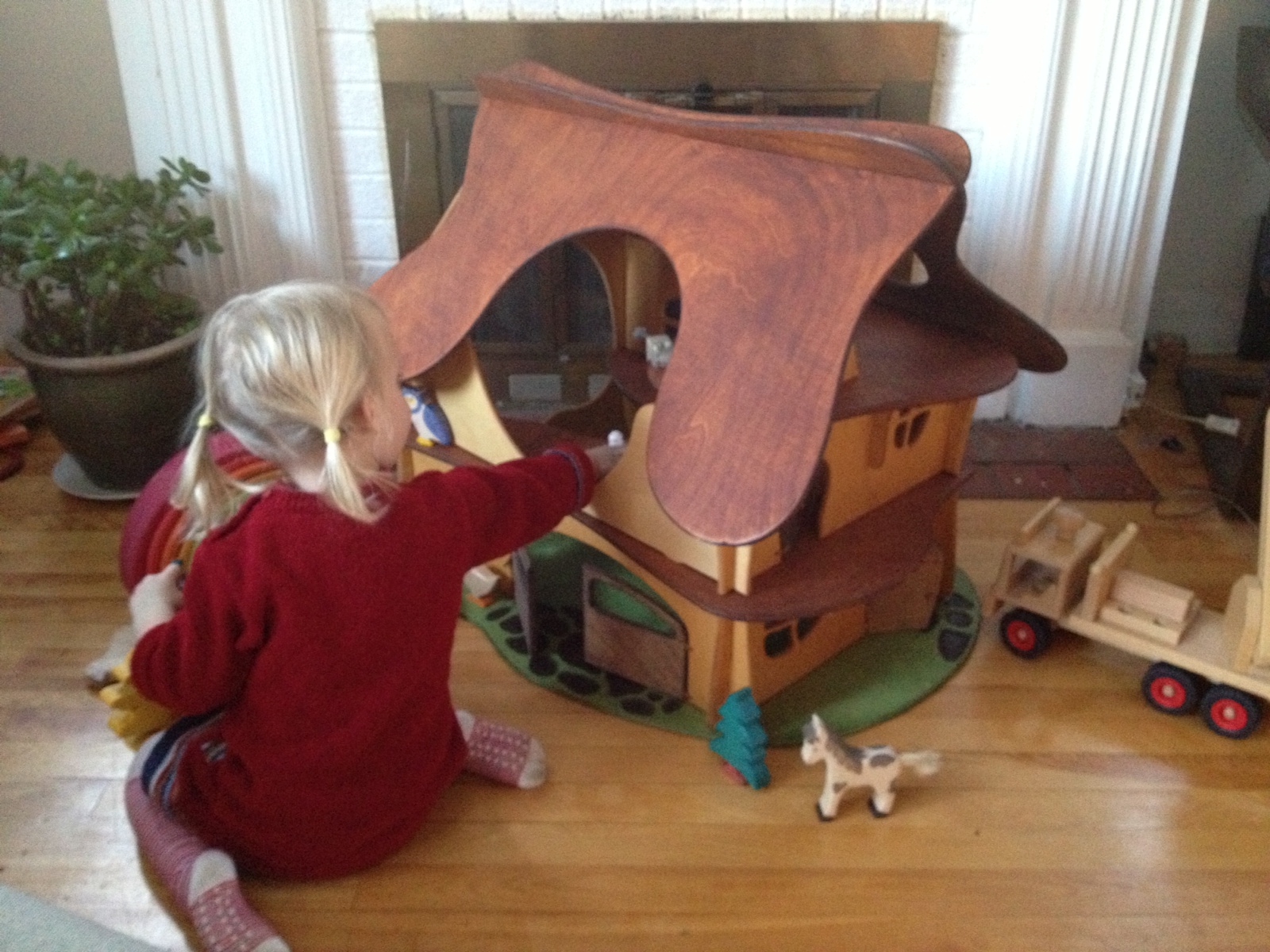 Hand Crafted Doll Houses from Twig Studio Kids | Indiegogo